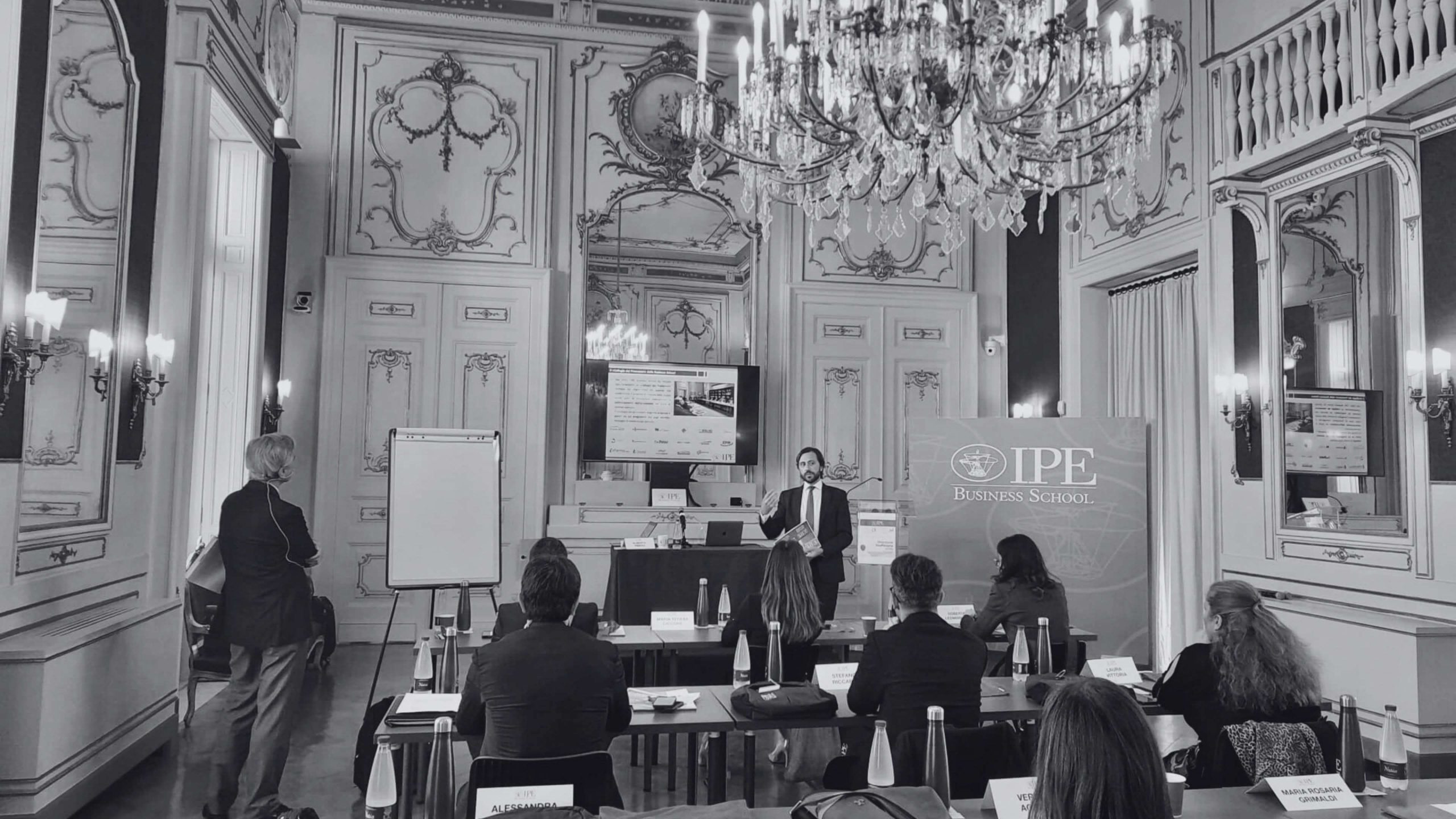 Custom Program | IPE Business School